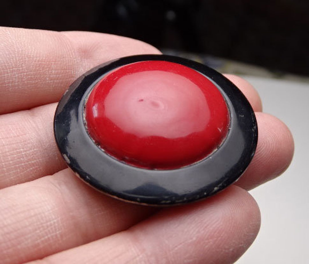 Set of 7 Ca1940s Big Bold Red and Black Hollow Celluloid Buttons 1 1/2 ...