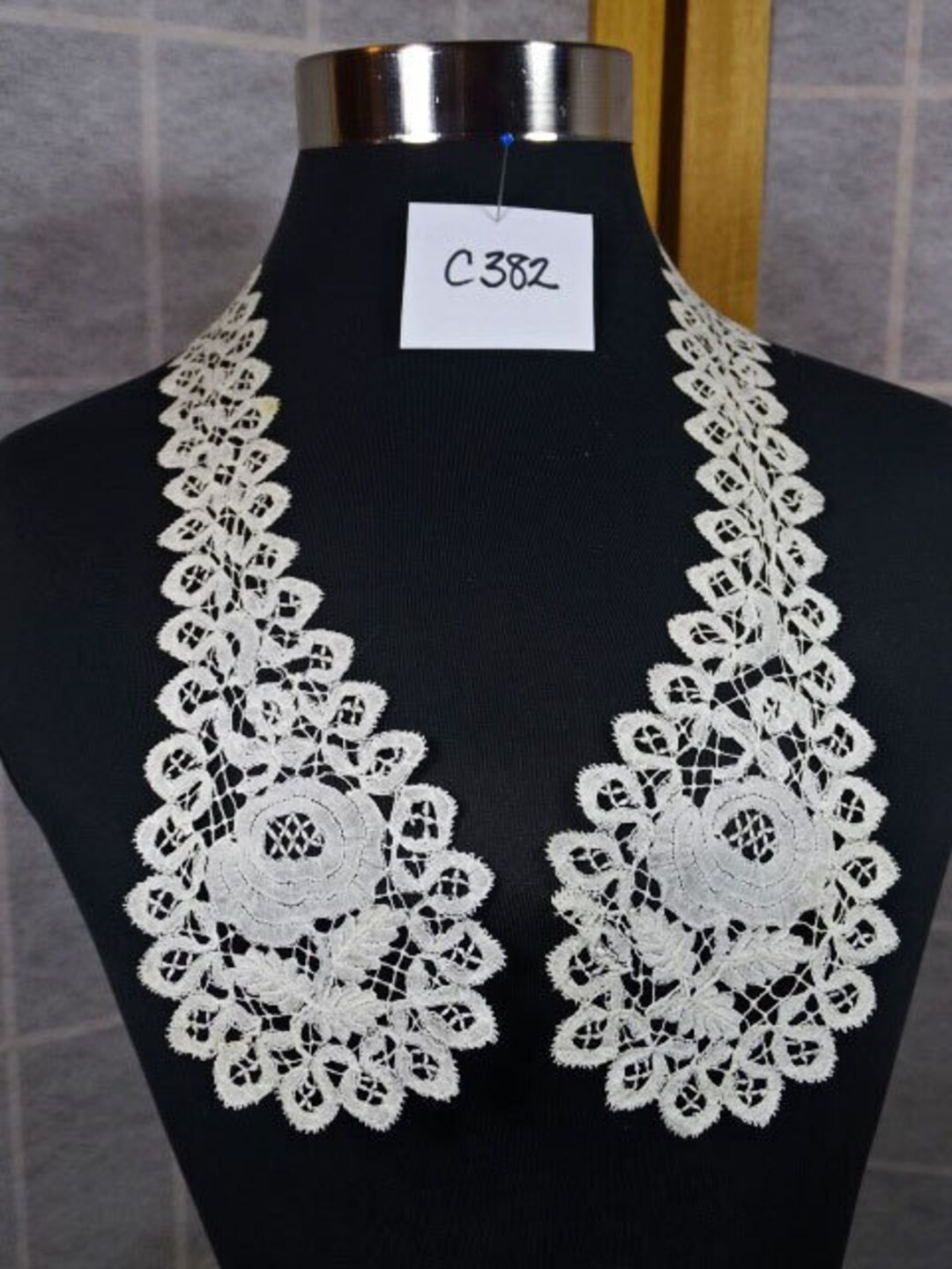 A Belgian Princess Lace Lappet Collar or Head Piece With Roses and ...