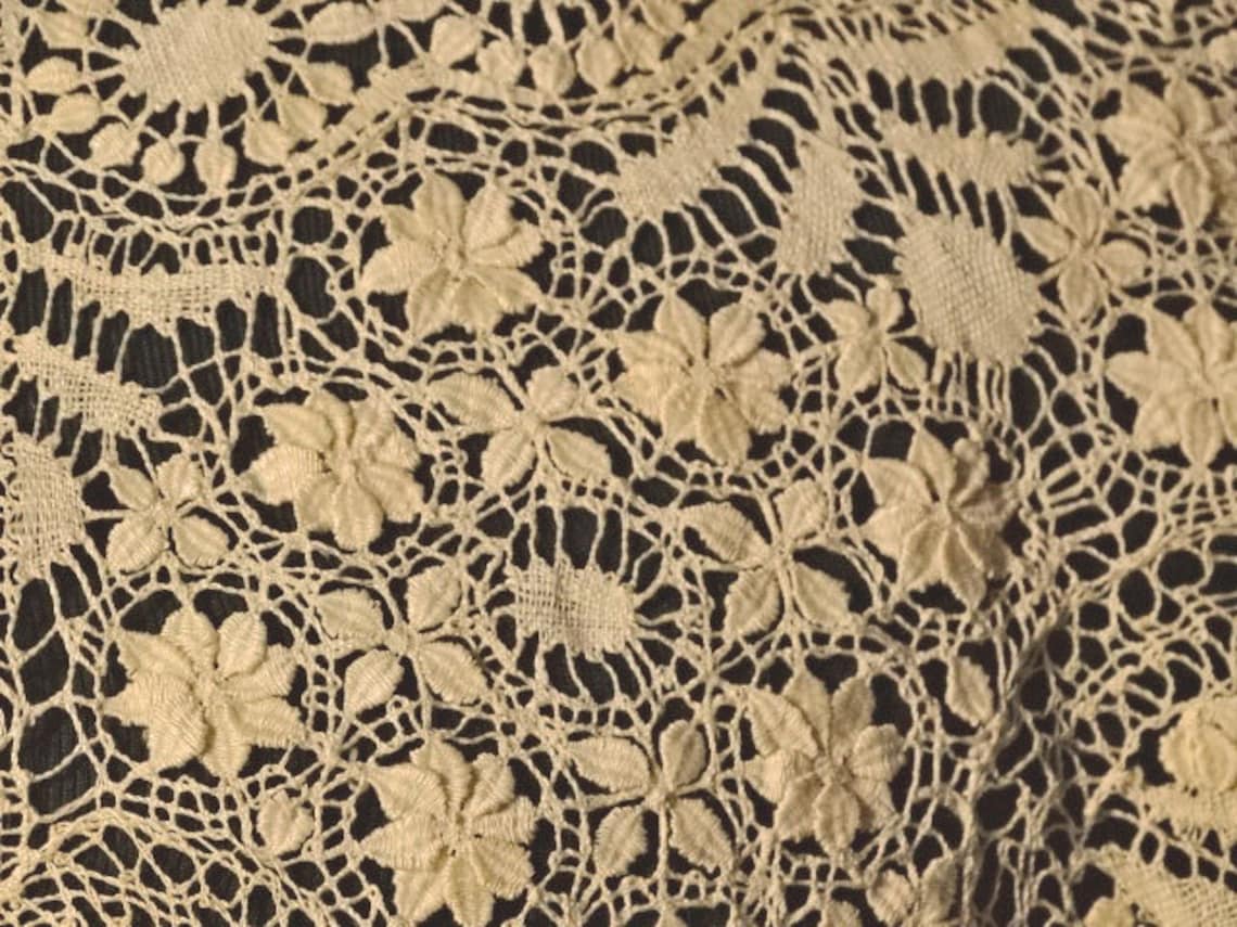 A Rare and Exquisitely Fine Antique Linen Maltese Lace Collar or ...