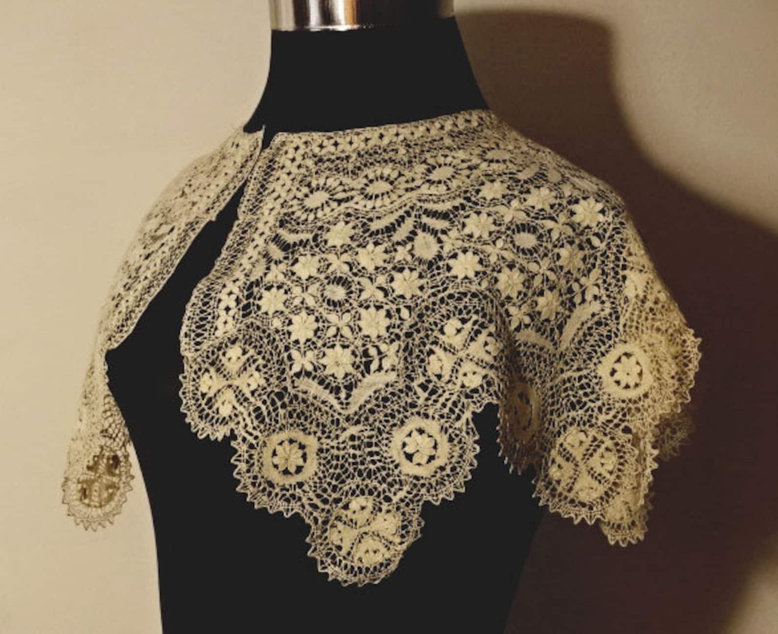 A Rare and Exquisitely Fine Antique Linen Maltese Lace Collar or ...