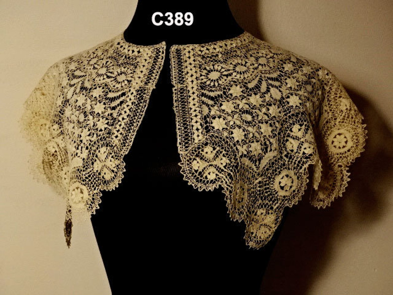A Rare and Exquisitely Fine Antique Linen Maltese Lace Collar or ...