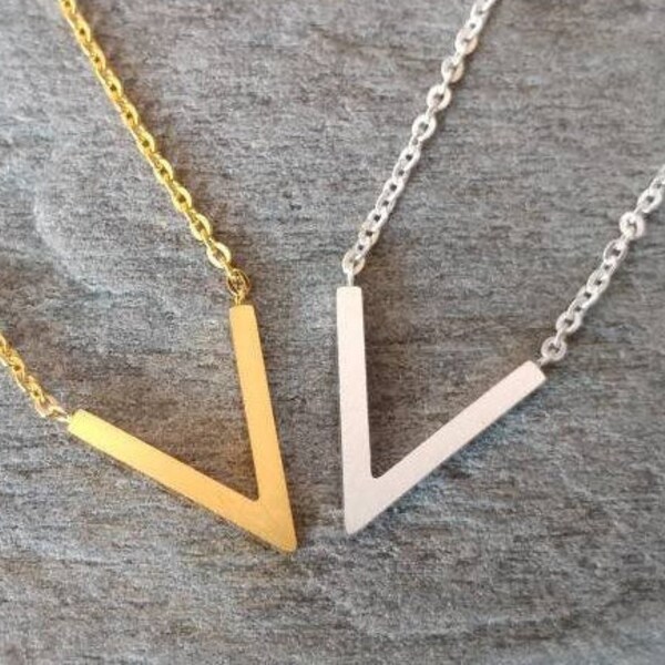 Letter V Necklace - Etsy