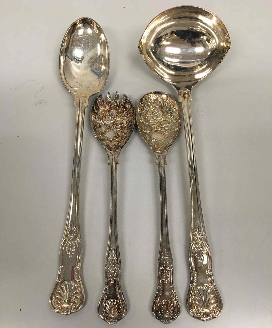 1930s Raimond sheffield, England Kings Silverplate Shell & Fruit Motif ...