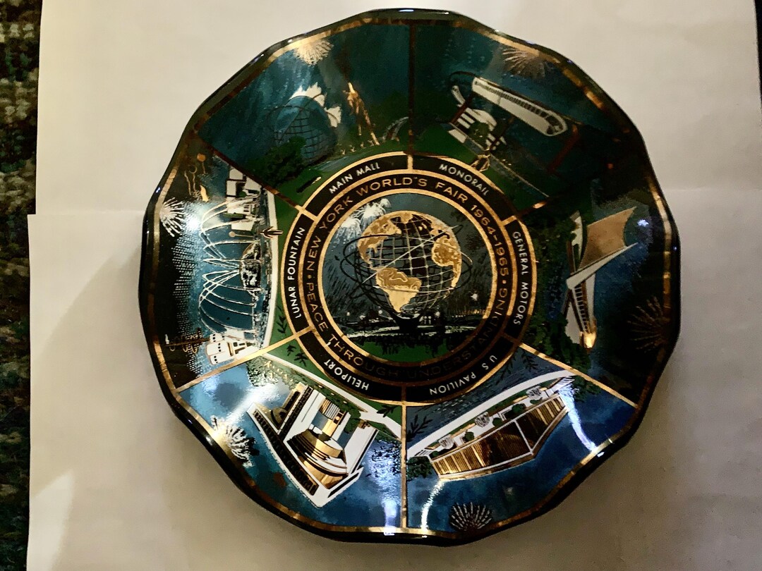 1964 Houze Black Glass New York World’s Fair Souvenir Ruffle Edge 8 ...