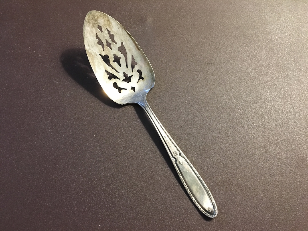 1940s Isabella Pattern #ISA1 Solid Silver-plate Slotted Pie Server - Etsy