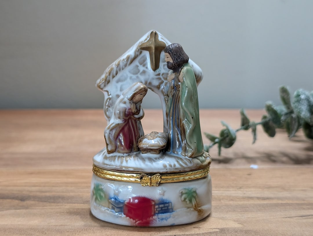 Vintage Ceramic Trinket Box Hinged Pills Box Nativity Christmas Trinket ...