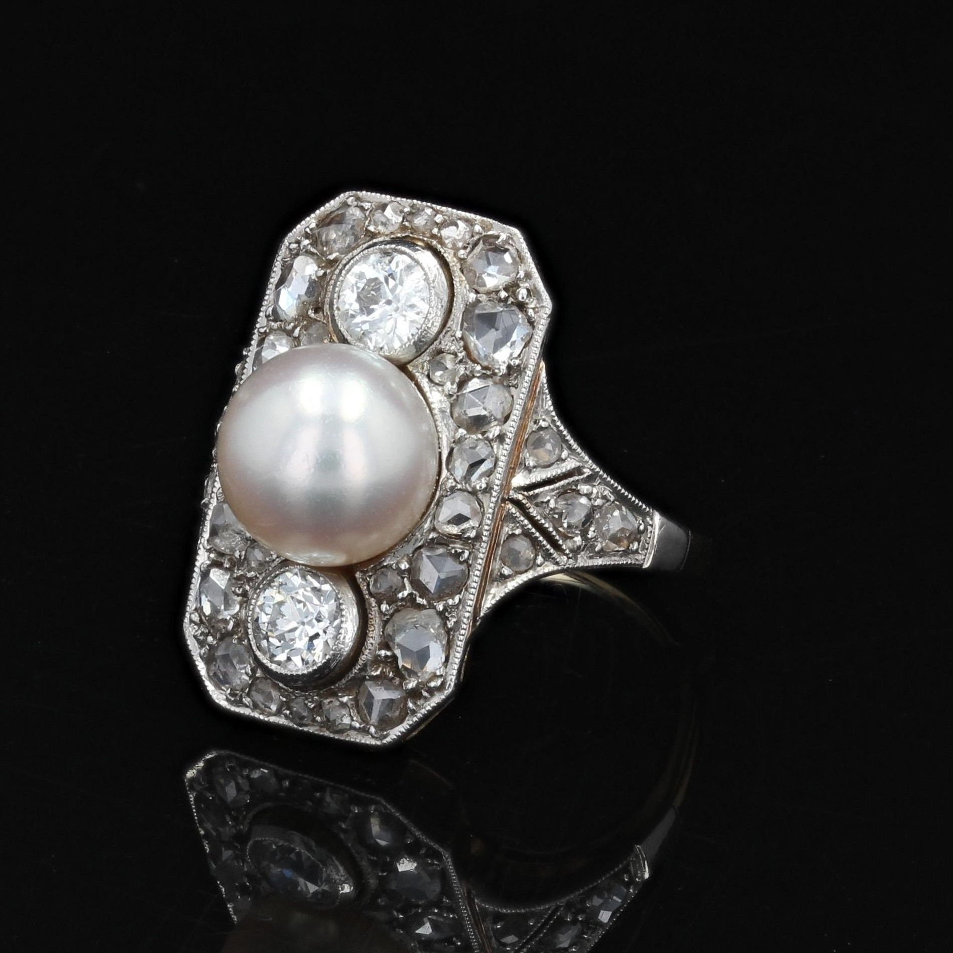 1920s Art Deco Fine Pearl Diamonds 18 Karat Yellow Gold Platinum Ring ...