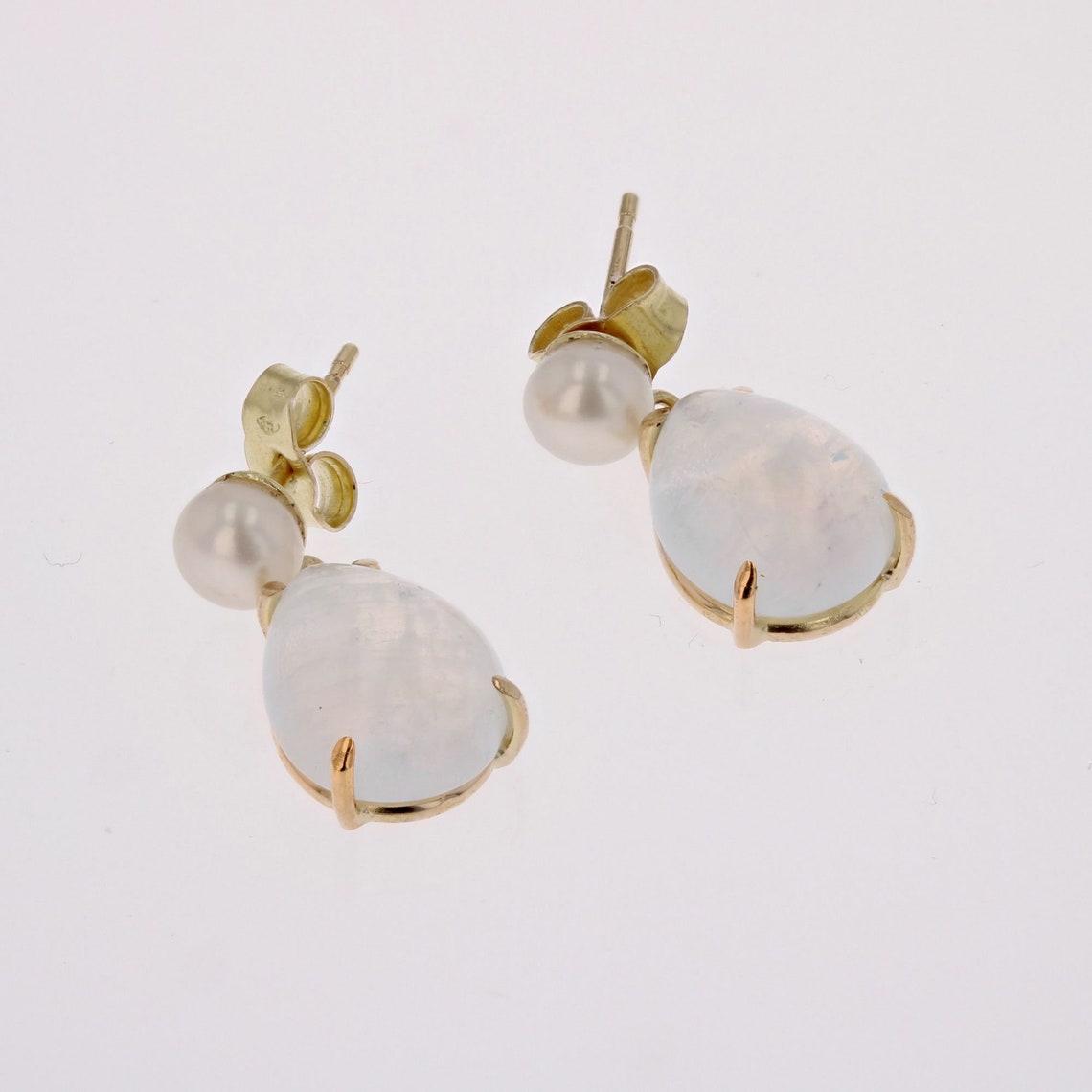 Modern Cultured Pearl Moonstones 18 Karat Yellow Gold Dangle Earrings ...