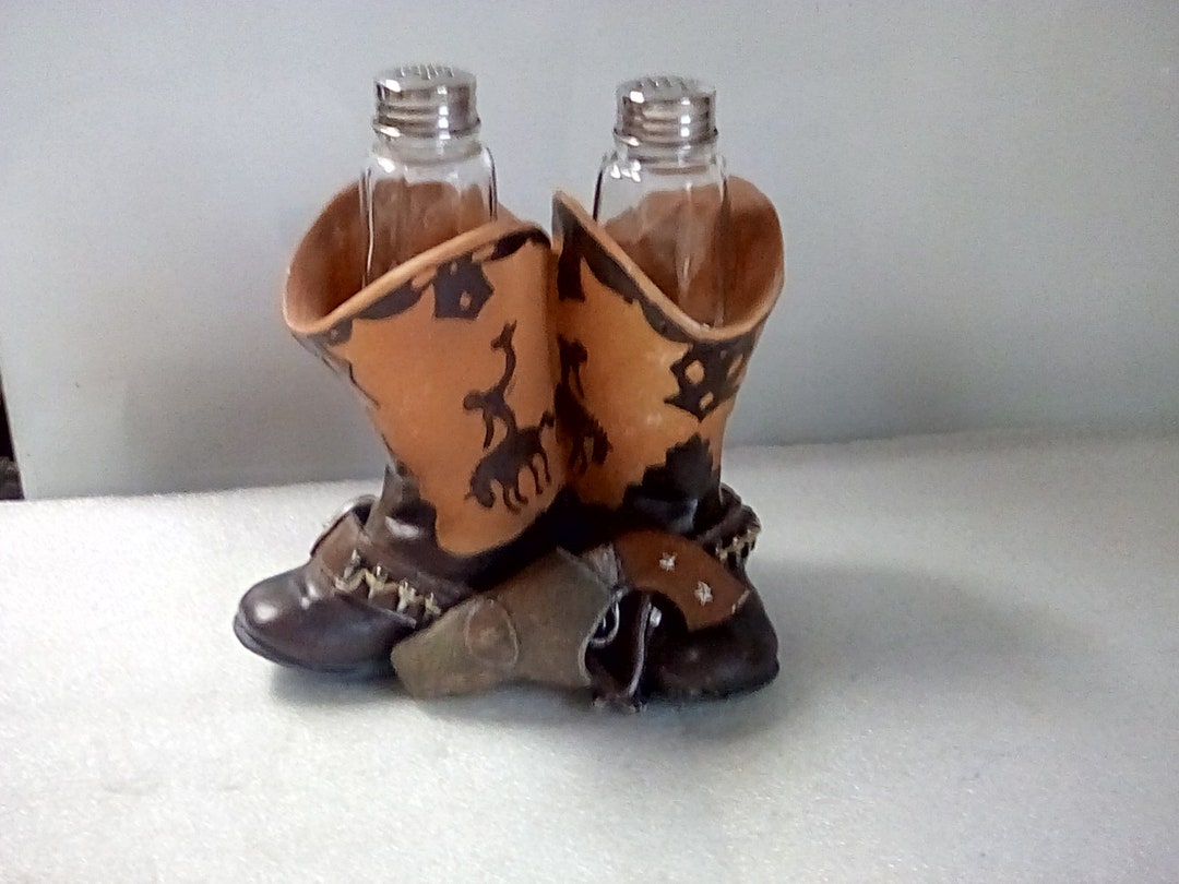 Western Cowboy Boots Salt & Pepper Shakers Holder With Gun and Gunbelt ...