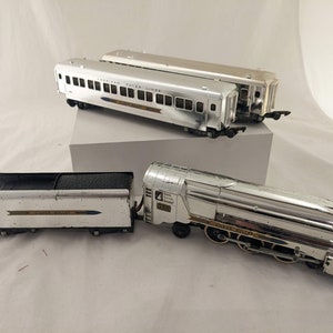 Vintage American Flyer Silver Bullet Toy Train With Passenger Cars C ...