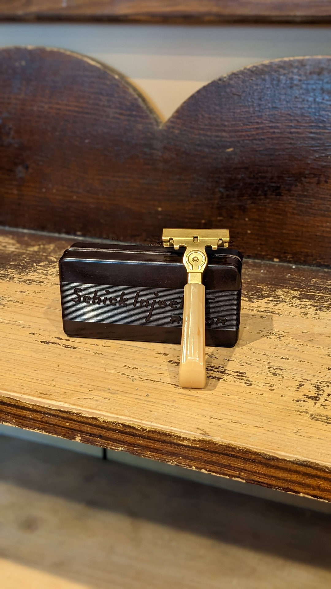 Vintage 1937 Schick Injector Razor With Bakelite Handle and Bakelite ...
