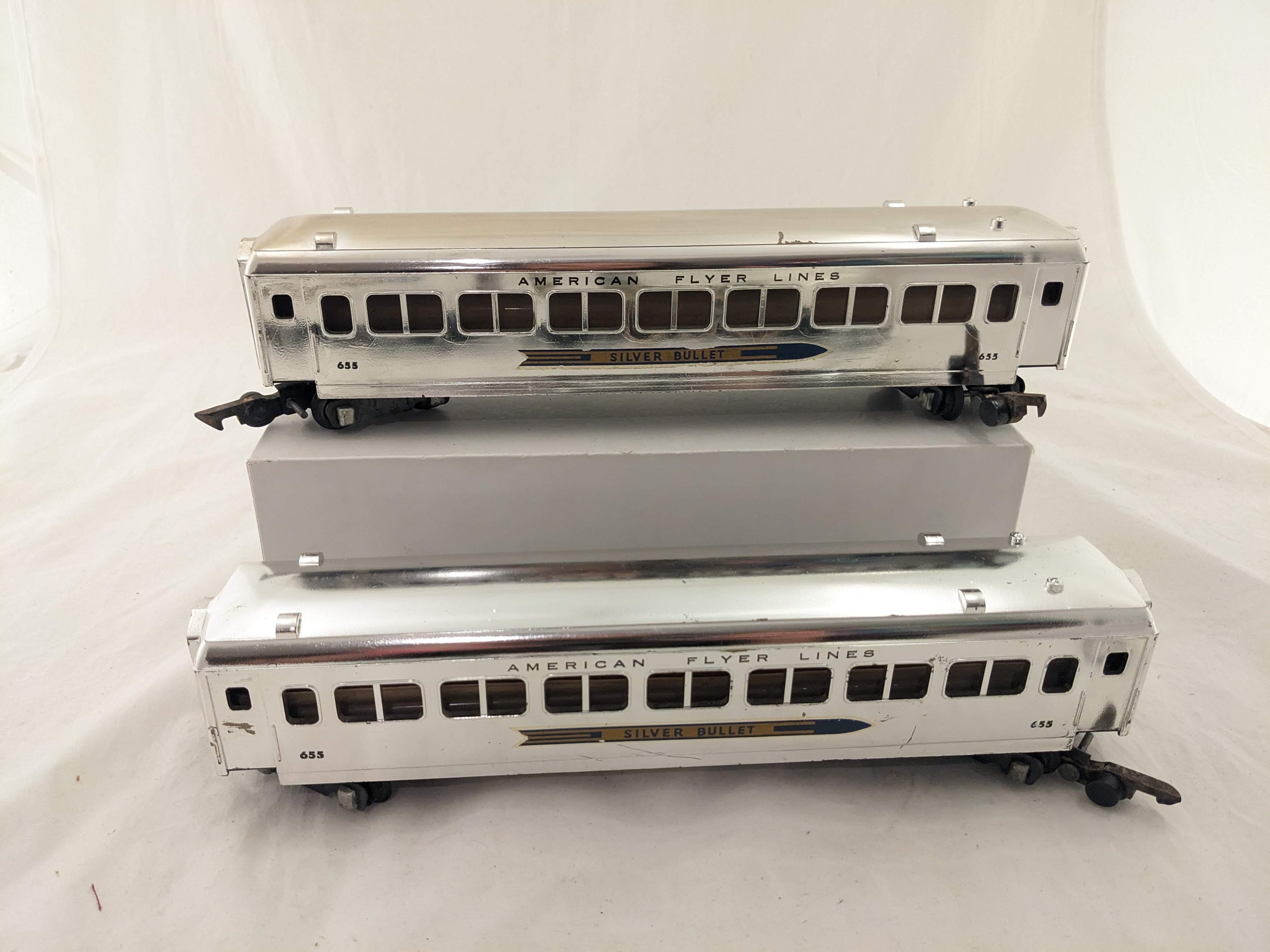 Vintage American Flyer Silver Bullet Toy Train With Passenger Cars C ...