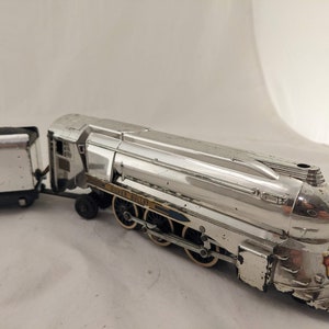 Vintage American Flyer Silver Bullet Toy Train With Passenger Cars C ...