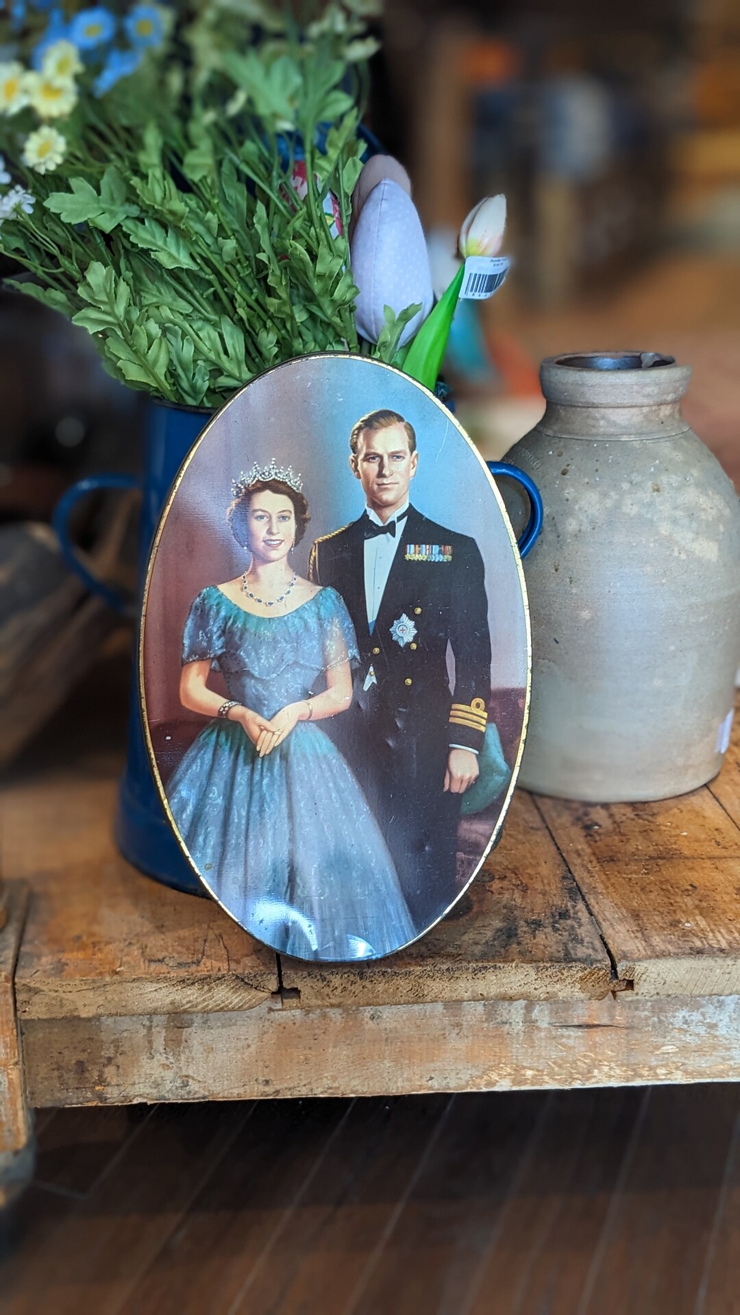 Vintage Queen Elizabeth Coronation Tin Carr & Co Ltd Oval Tin, Souvenir ...