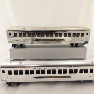 Vintage American Flyer Silver Bullet Toy Train With Passenger Cars C ...