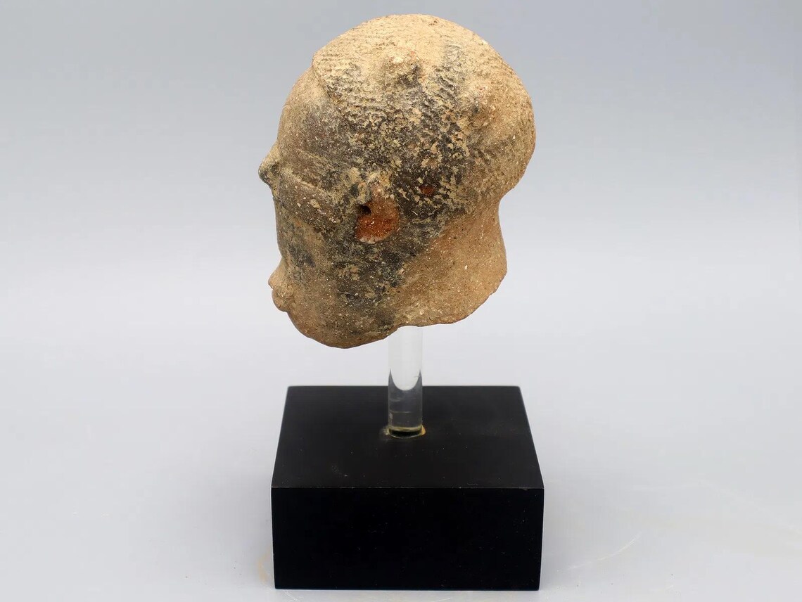 Ancient NOK Civilization Terracotta Burial Female Sculpture With Stand ...