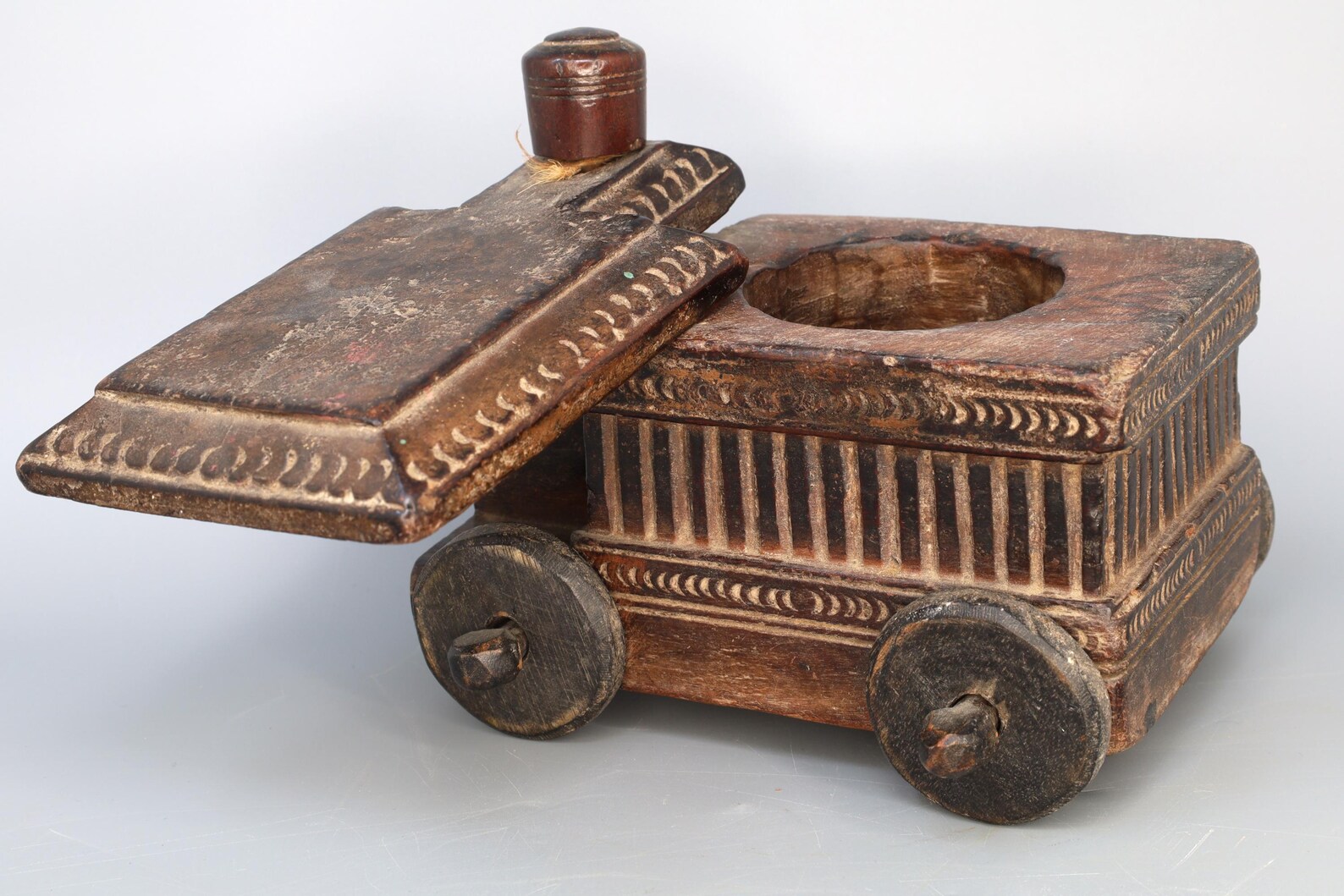 Antique 19th Century Vibhuti Box, Colonial India. Ethnic Rustic Car ...