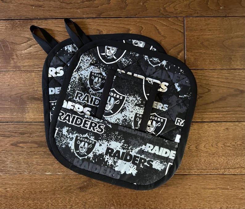 Set of 2 Las Vegas Raiders Handmade Pot Holders and Pan Handle - Etsy