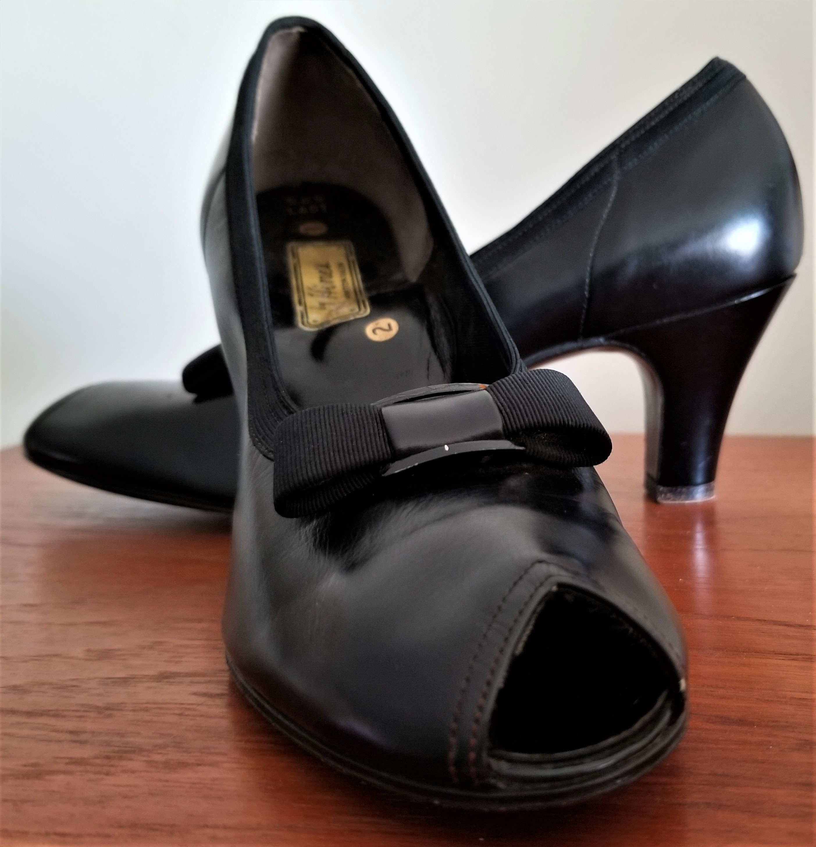 Vintage 1940s Shoes/early 1950s Peep Toe/pumps /black Leather Shoes ...