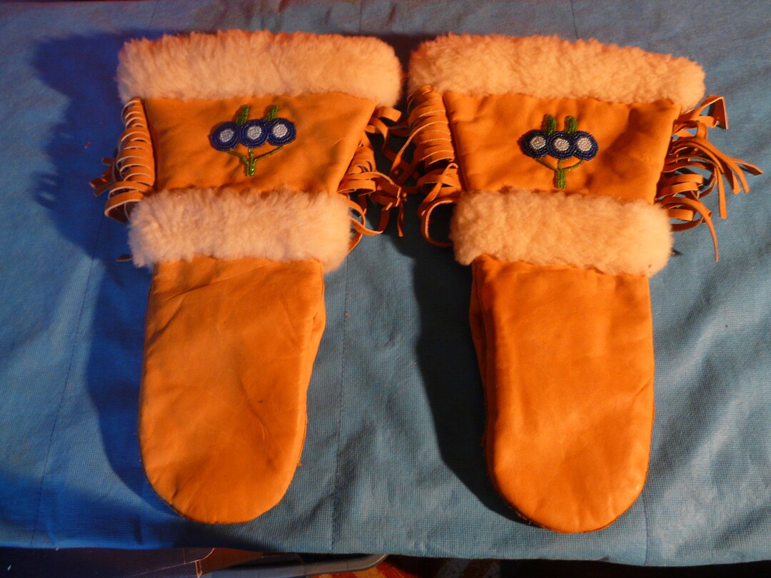 Pair of Native Américan Mittens - Etsy