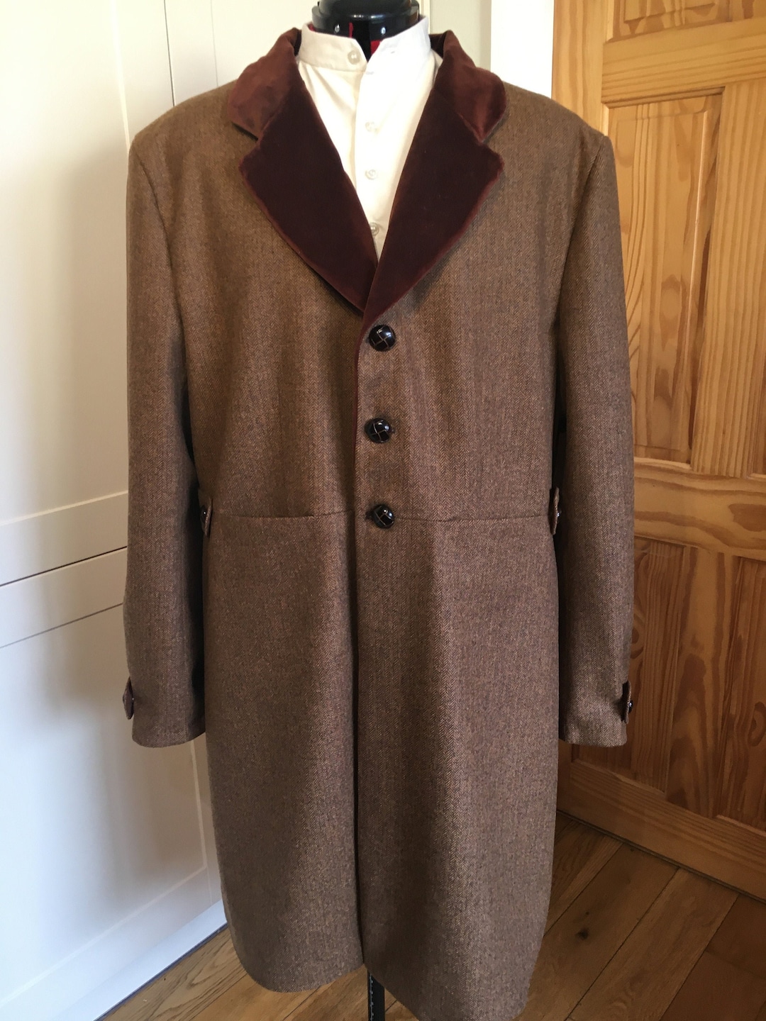Frodo Baggins Travelling Coat. Herringbone Tweed With Velvet Collar ...