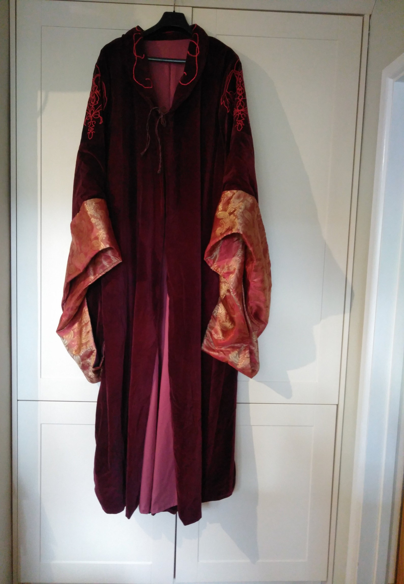 Elrond Burgundy Velvet Council Robe. LOTR COSPLAY. Embroidered - Etsy ...