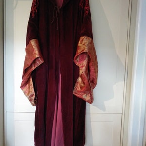 Elrond Burgundy Velvet Council Robe. LOTR COSPLAY. Embroidered Velvet ...