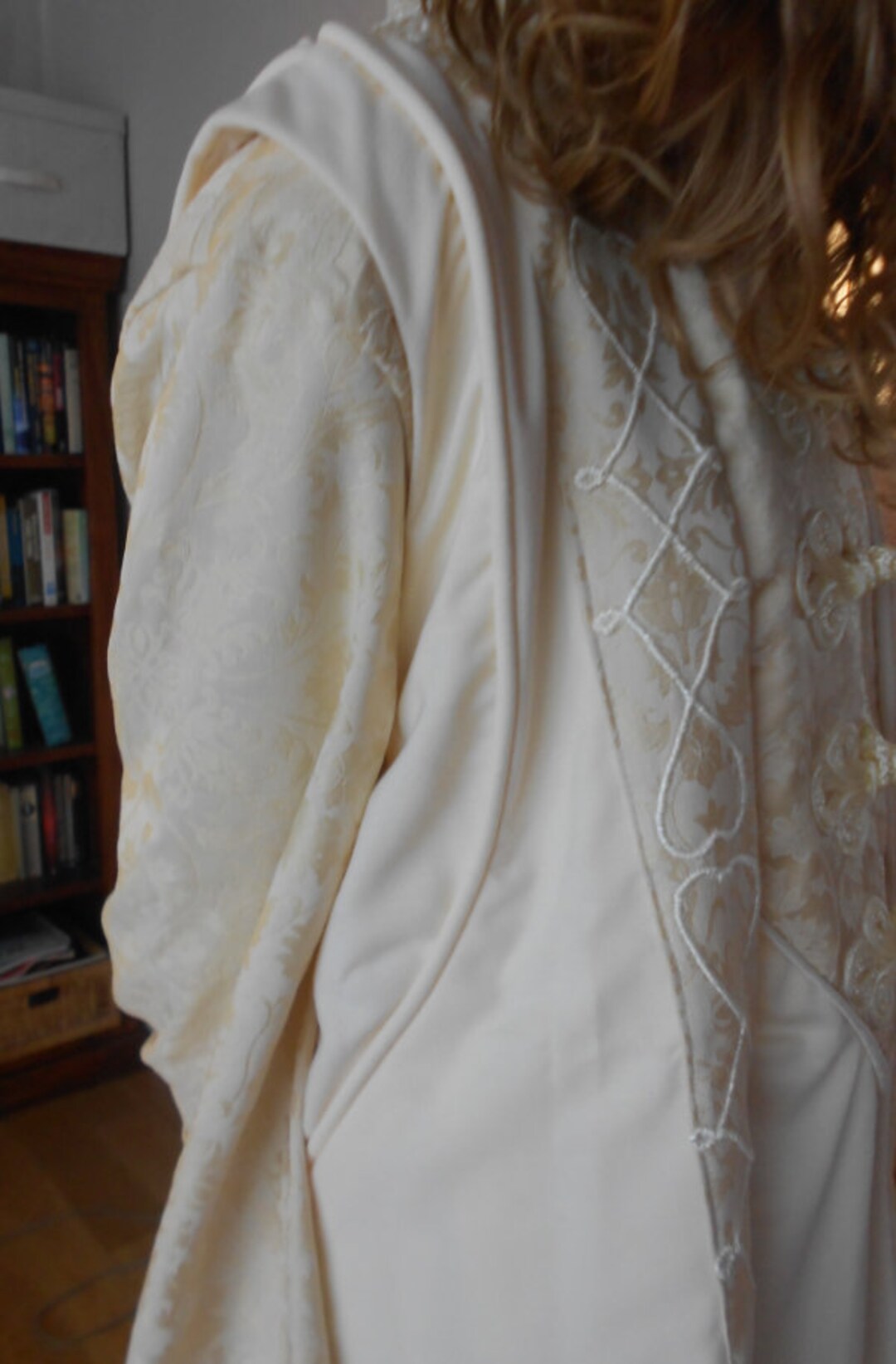 Saruman Sleeveless Cloak. LOTR Cosplay. Ivory Piped Embroidered Cloak ...