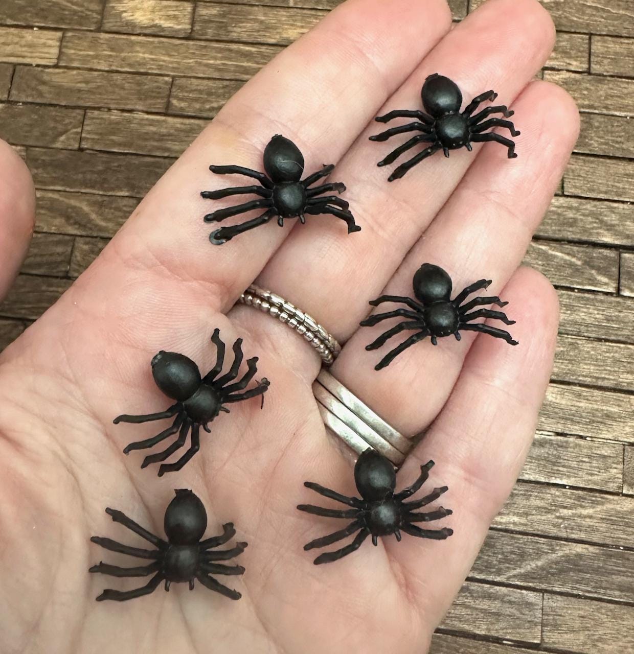 6 MINIATURE Black Spiders - Gothic Halloween Decor - Spooky Decorations ...