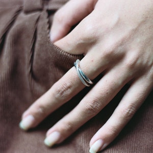 Slinky Chain Wrap Ring in Sterling Silver | Sculptural Coiled Design - Etsy