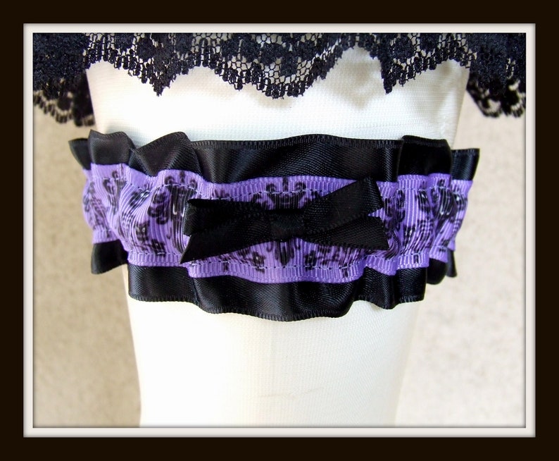 Haunted House Wedding Garter or Set / Gothic Mansion Halloween - Etsy