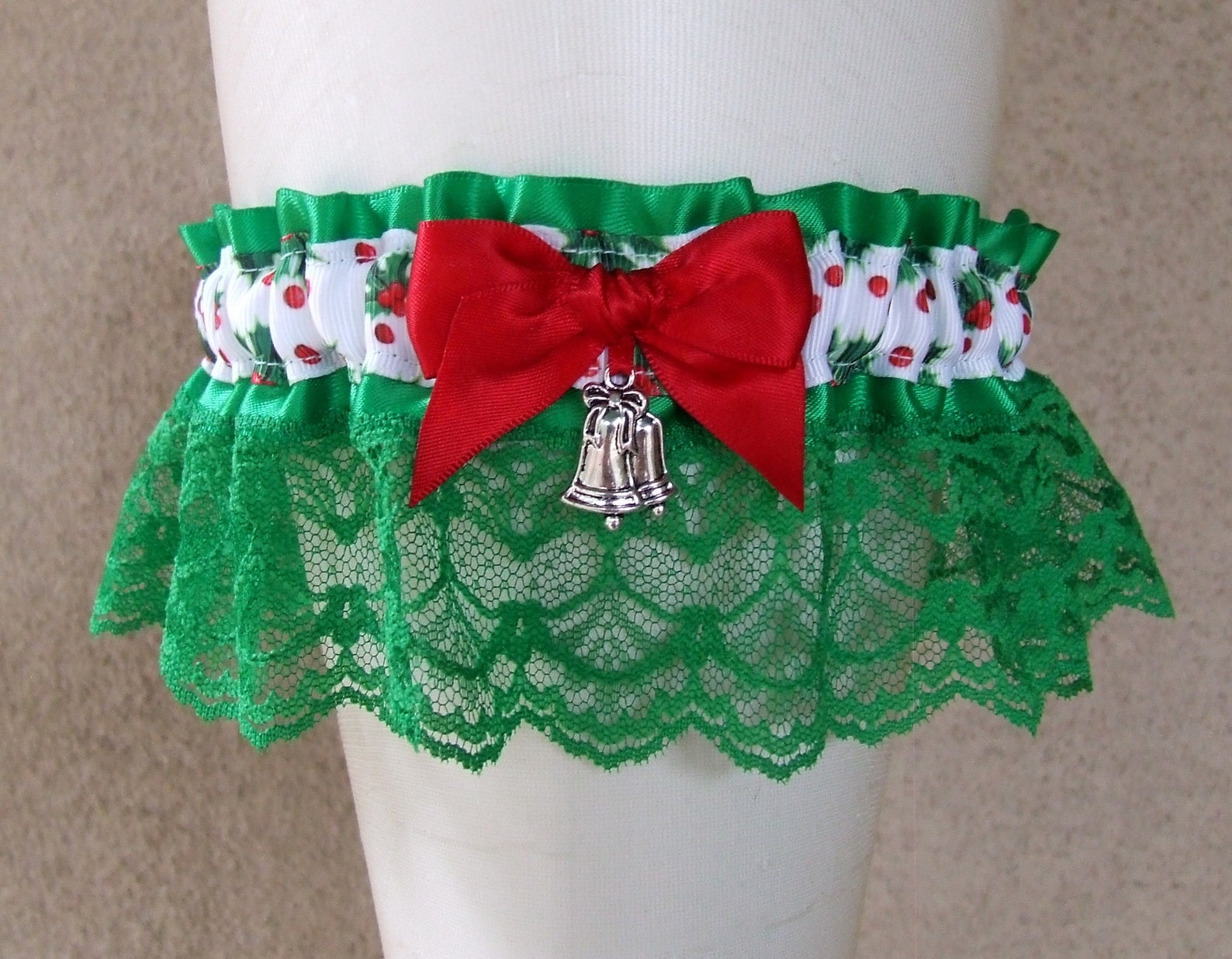 Holly and Ivy Wedding Garter Set: Custom Charms, Holiday Bridal Shower ...