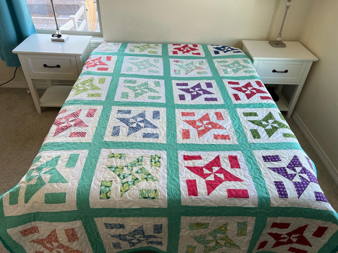Full Size Quilt in Pinwheels (ninja Stars) - Etsy