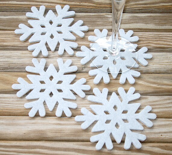 set of 2 Snowflake coasters Home & Living Drink & Barware etna.com.pe