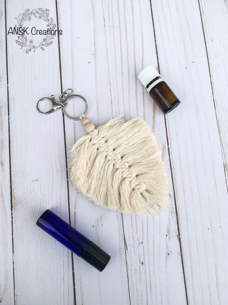 Macrame Leaf Keychain: Boho Essential Oil Diffuser - Etsy