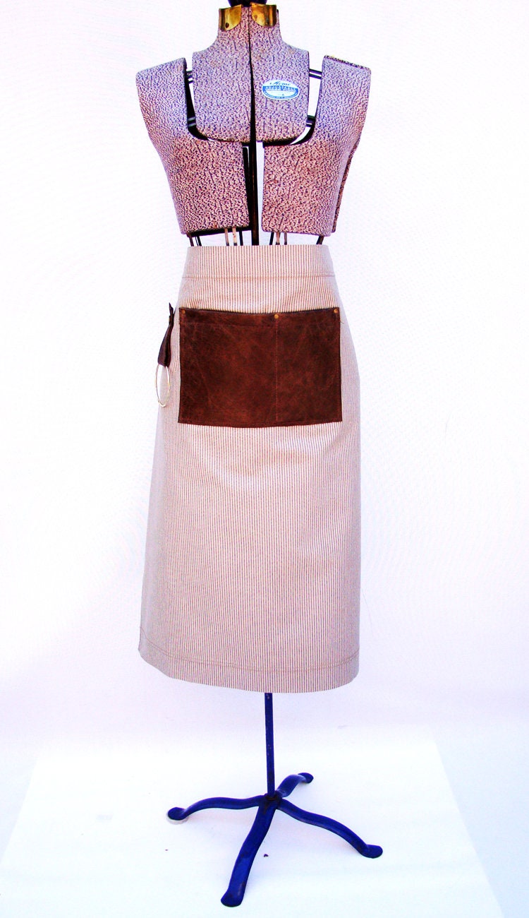 Retro Striped Cotton with leather pocket and a towel/tool ring Bistro ...