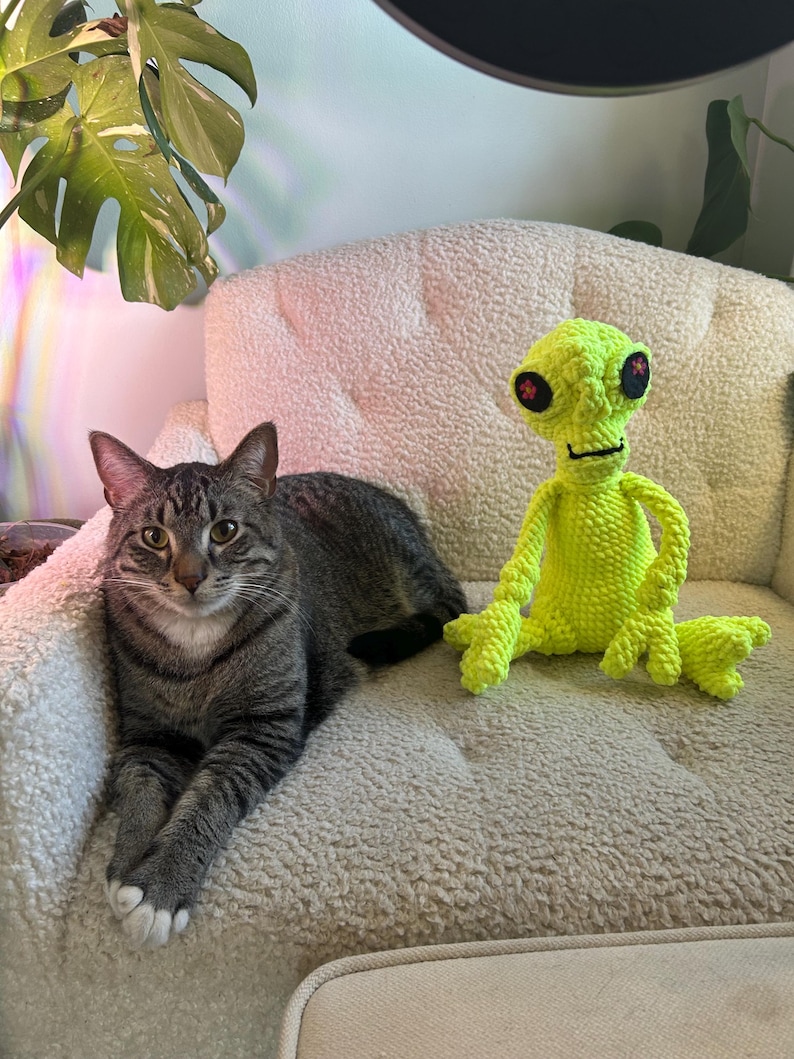 Elliott the Alien Plushie - Etsy
