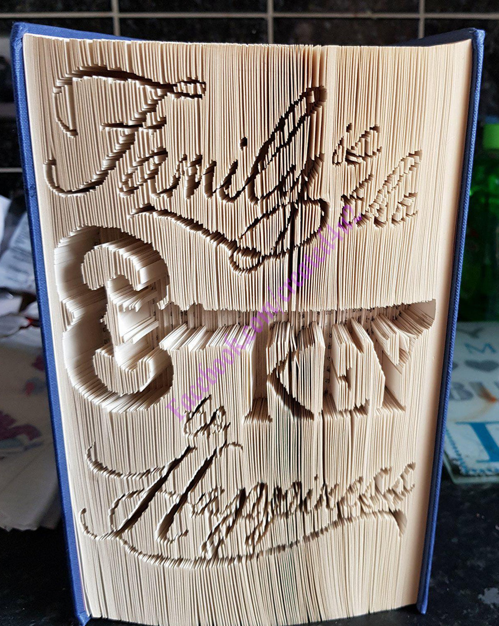 Cut & Fold Book Folding Pattern Quote 'FAMILY is the KEY to HAPPINESS ...