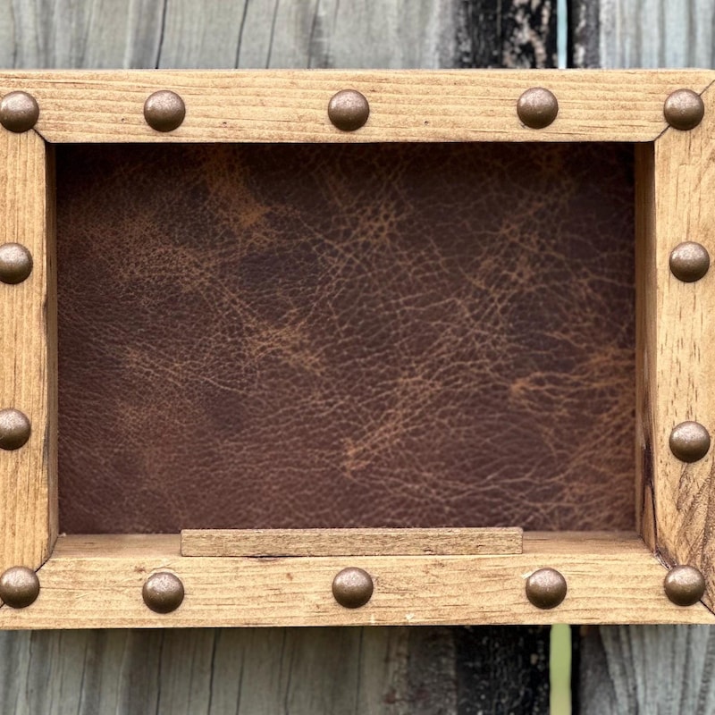 Rodeo Buckle Display - Etsy
