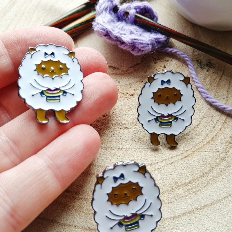 Yarn Enamel Pin - Etsy