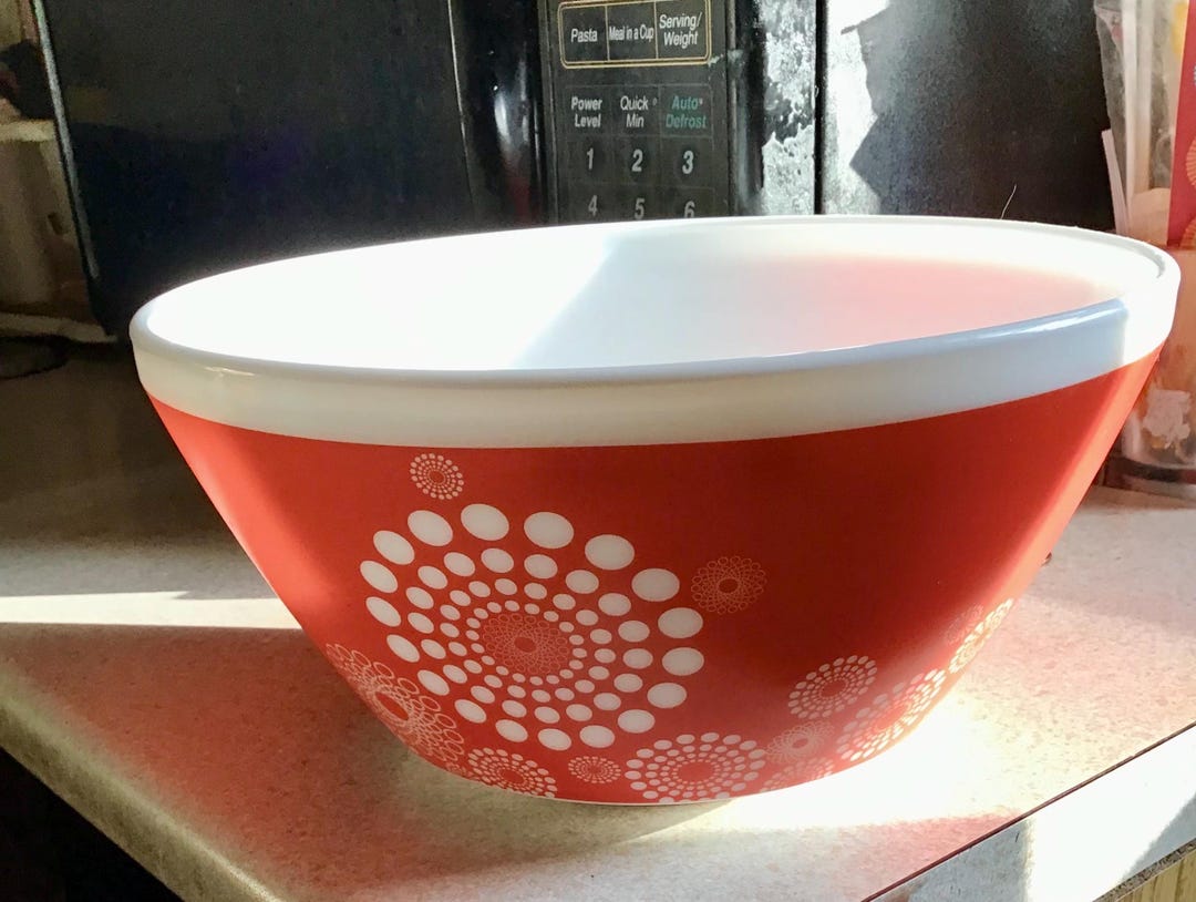 Vintage Charm Pyrex Mixing Bowl Tickled Pink Pattern, 10C, 2.3L. Repro ...