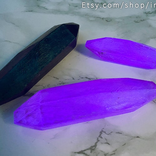 Small Skyrim Inspired GLOWING Soul Gem - Etsy