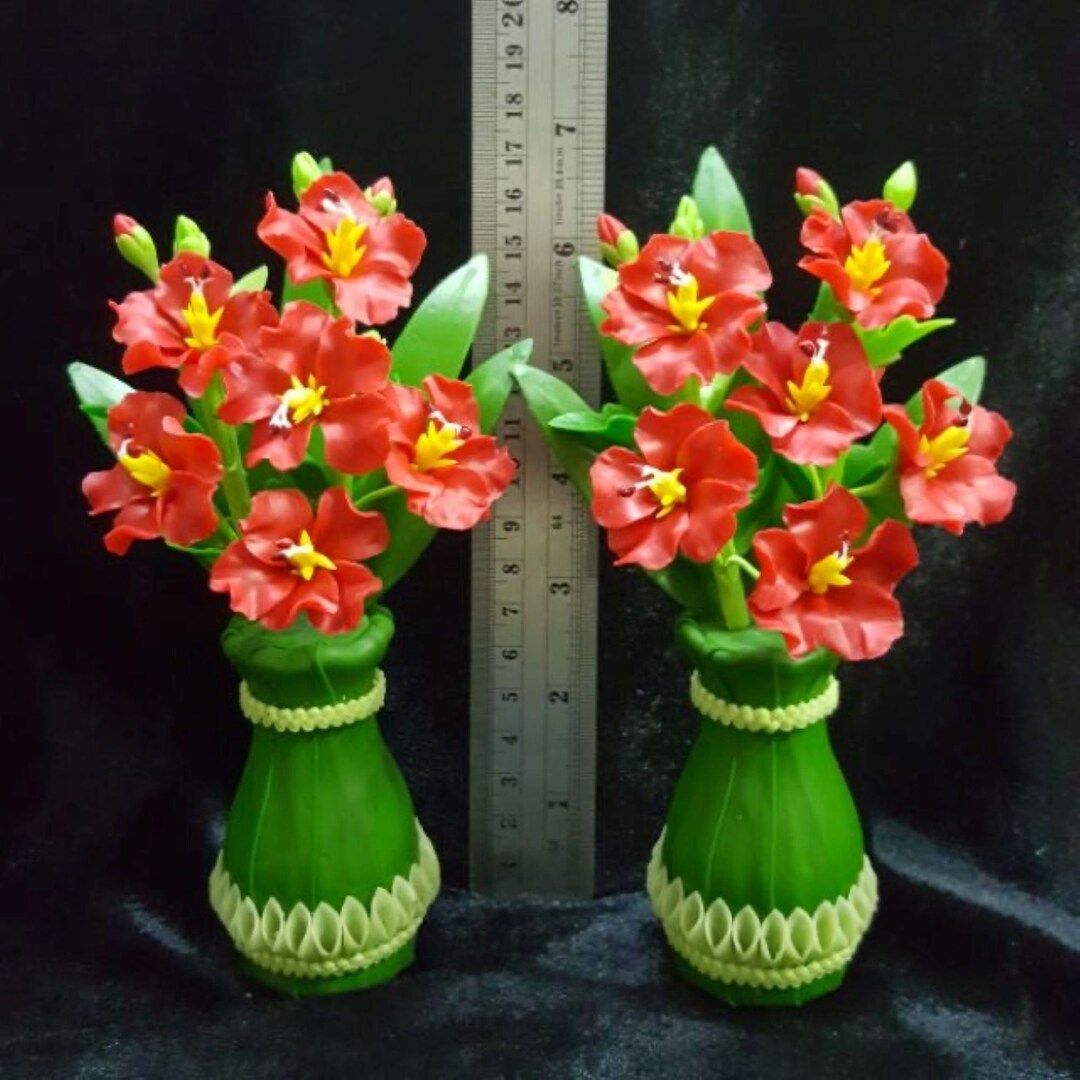 Pack of 2 Fake Red Hibiscus Clay Flower in Banana Leaves Vase - Etsy