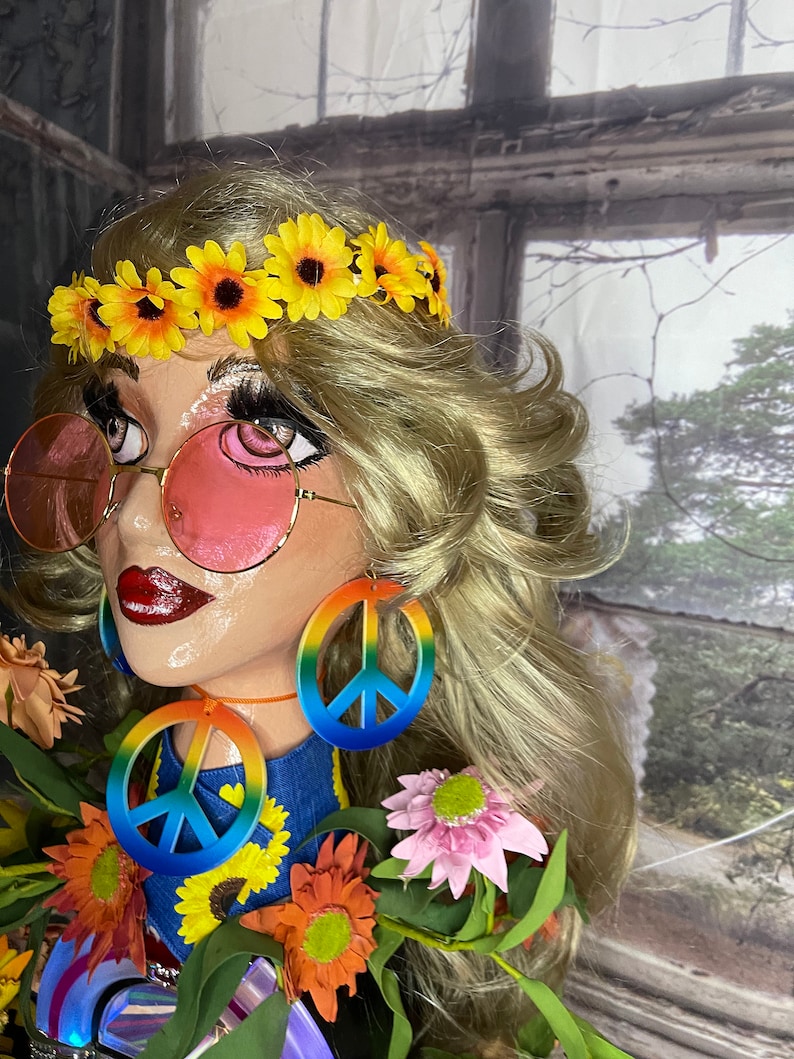 Hand Painted Mannequin 70s Theme Jukebox Centerpiece Flower | Etsy