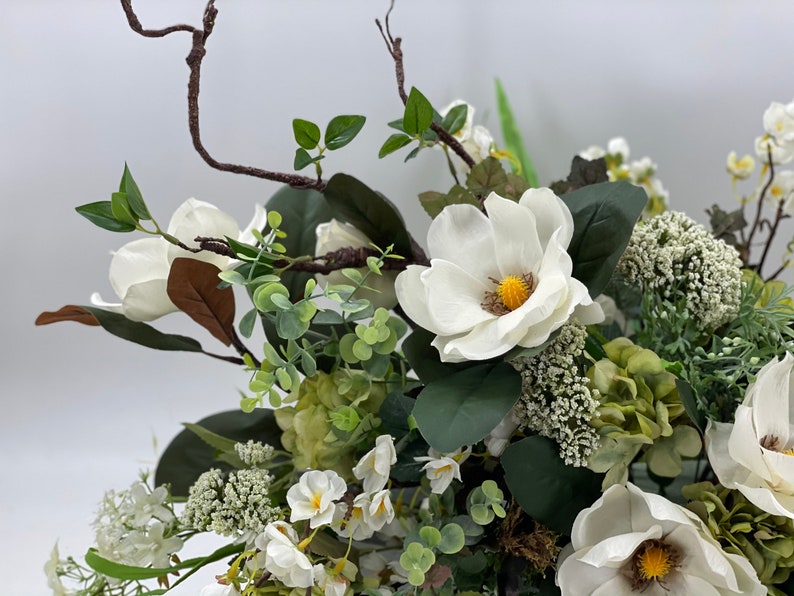 Luxurious Magnolia Centerpiece Arrangement Spring - Etsy