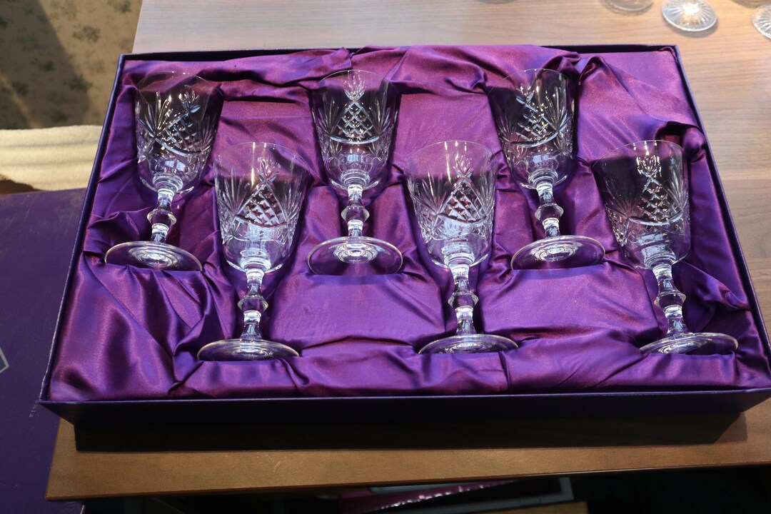 6 Beautiful Edinburgh Crystal "sutherland Square Cut" Glasses, Unused 6 ...
