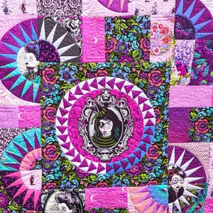 Emperor's Wheel Finished Quilt - Tula Pink - Nightshade Dejavu ...