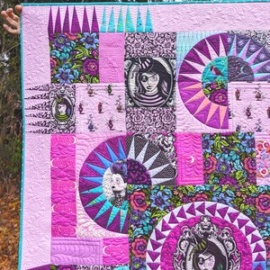 Emperor's Wheel Finished Quilt - Tula Pink - Nightshade Dejavu ...