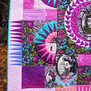 Emperor's Wheel Finished Quilt - Tula Pink - Nightshade Dejavu ...