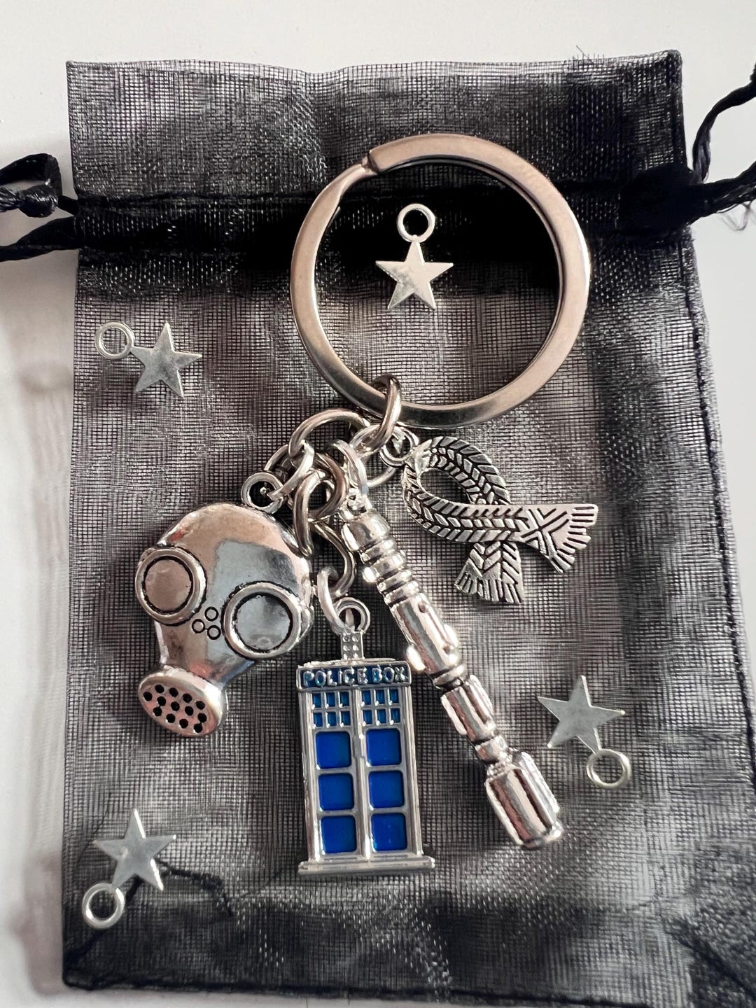DOCTOR WHO Keyring Gift Tardis, Gas Mask, Sonic Screwdriver, Scarf ...